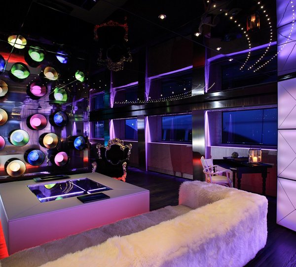 Yacht SEA FORCE ONE, Admiral | CHARTERWORLD Luxury Superyacht Charters